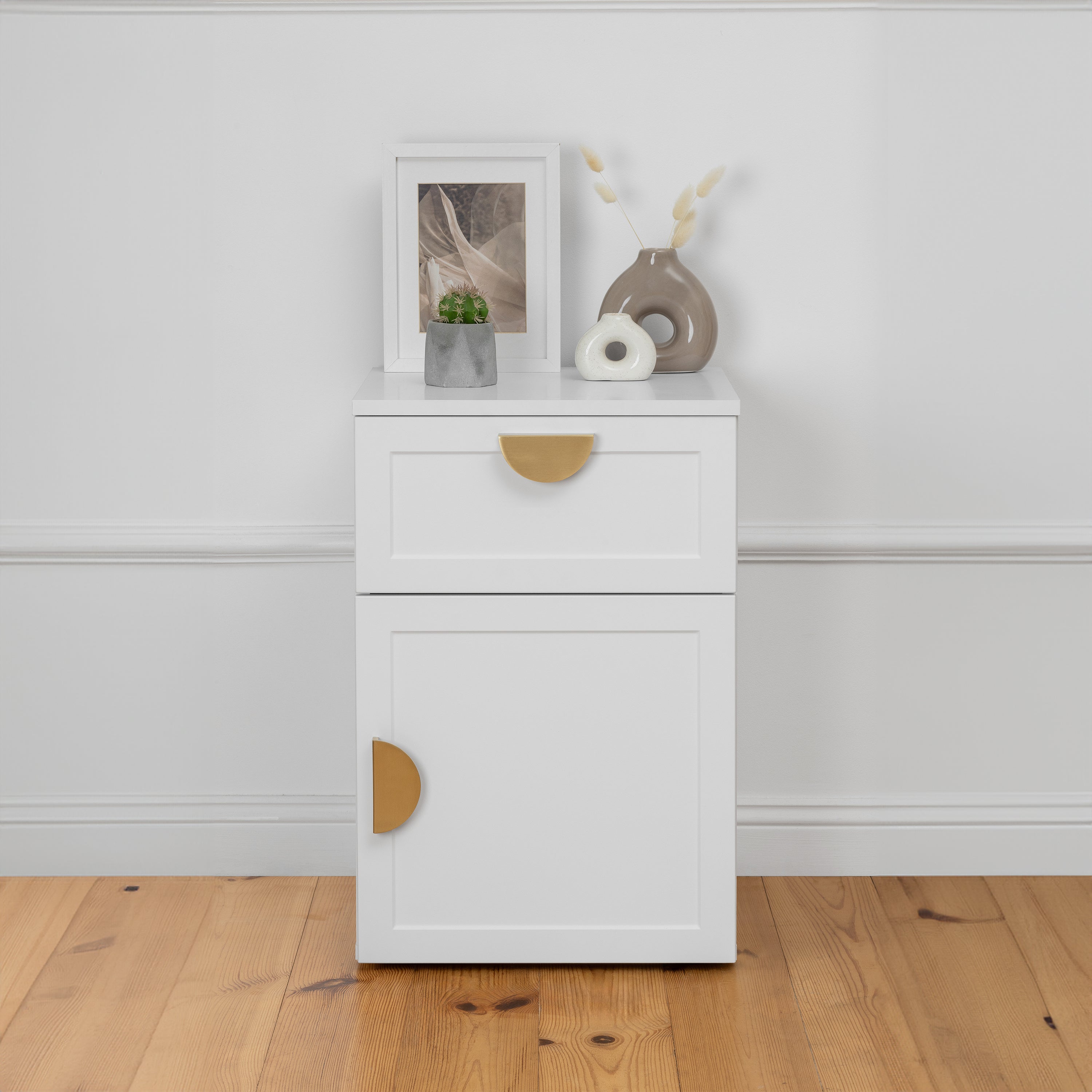 PORTO BEDSIDE TABLE - WHITE - HAMPTONS - HALF MOON BRASS – Yarra Supply